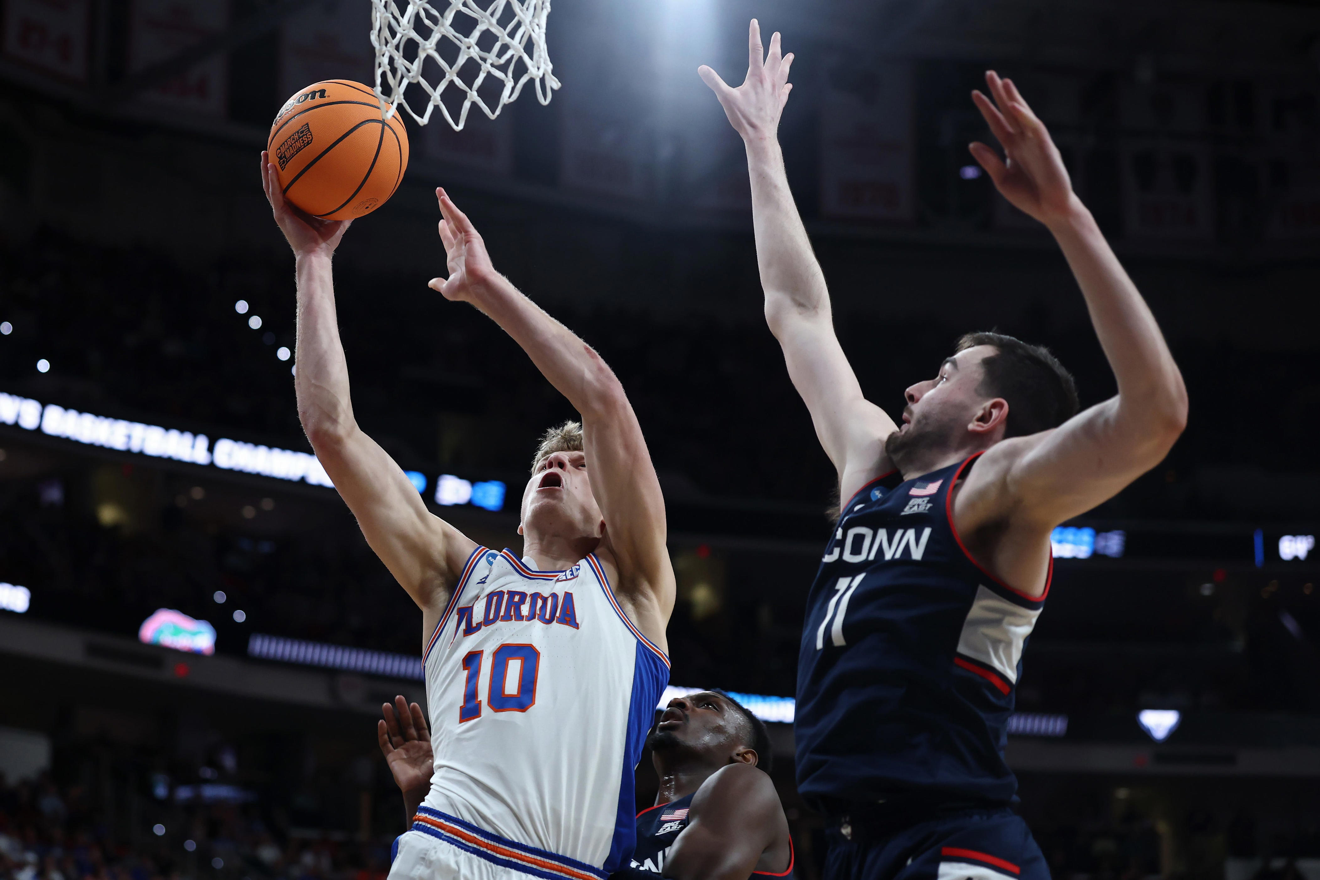 Florida vs. UConn college basketball predictions, picks, odds