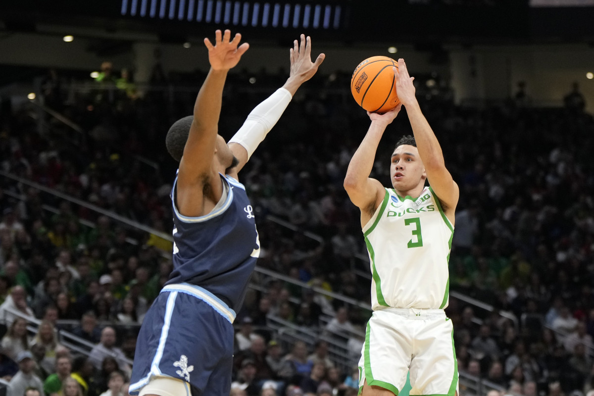 How to Watch March Madness 2025: No. 5 Oregon vs. No. 4 Arizona