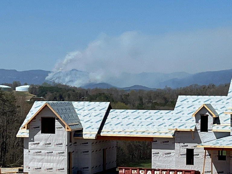 Table Rock fire burns more than 1,000 acres; 0% contained, officials say