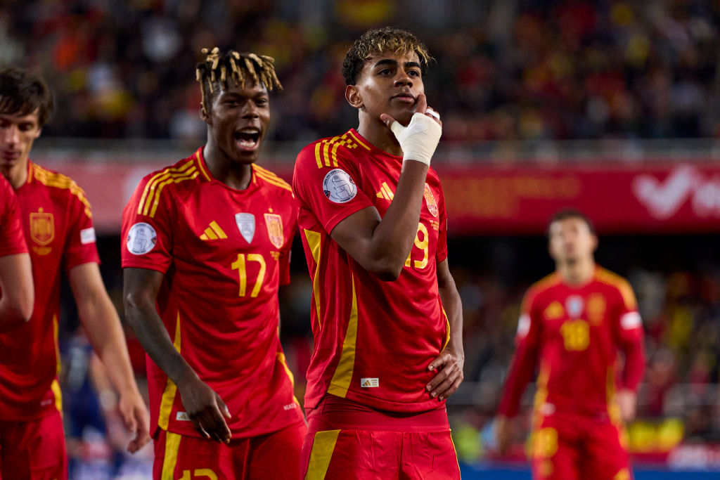 Espanha supera a Holanda nos pênaltis e arranca a classificação para a semi