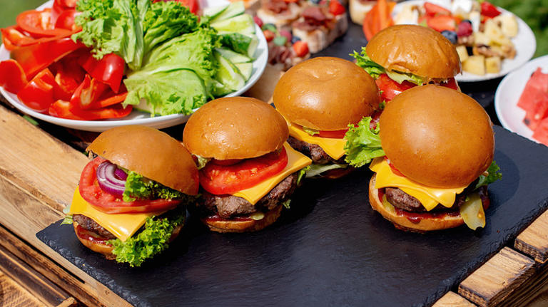 What's The 5-6-7 Rule For Cooking Hamburgers?