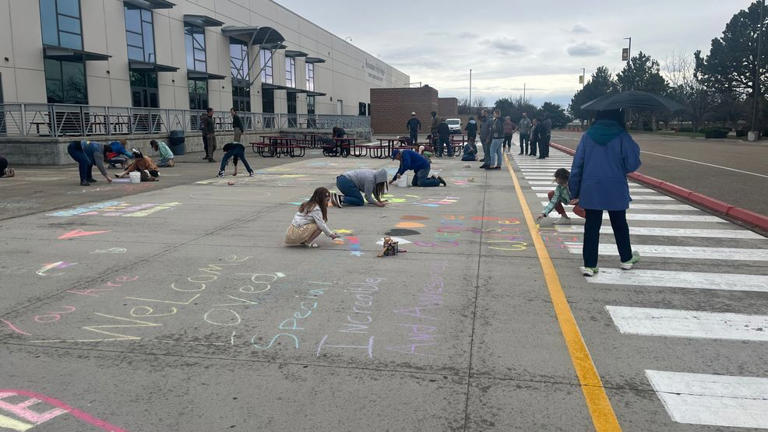Community gathers to promote inclusivity at Chalk the Walk