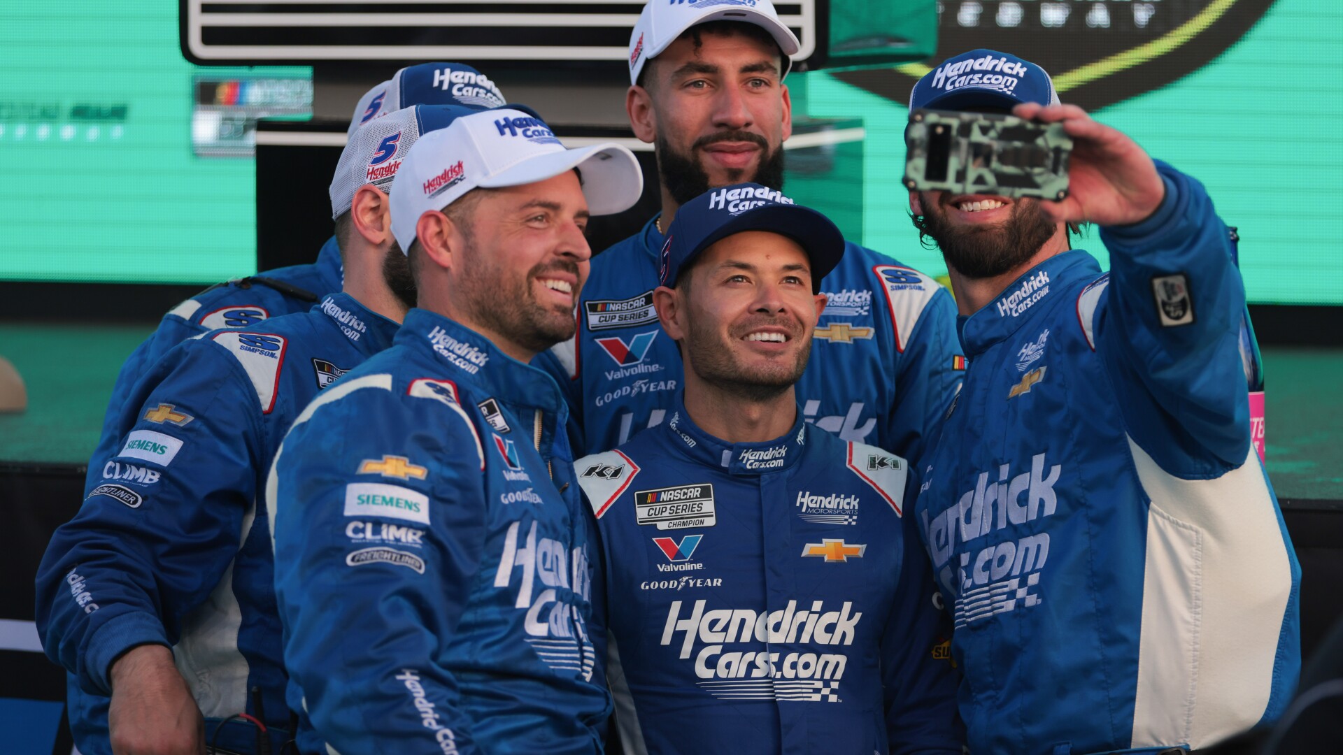 Cup results, points after Homestead-Miami Speedway as Kyle Larson earns ...