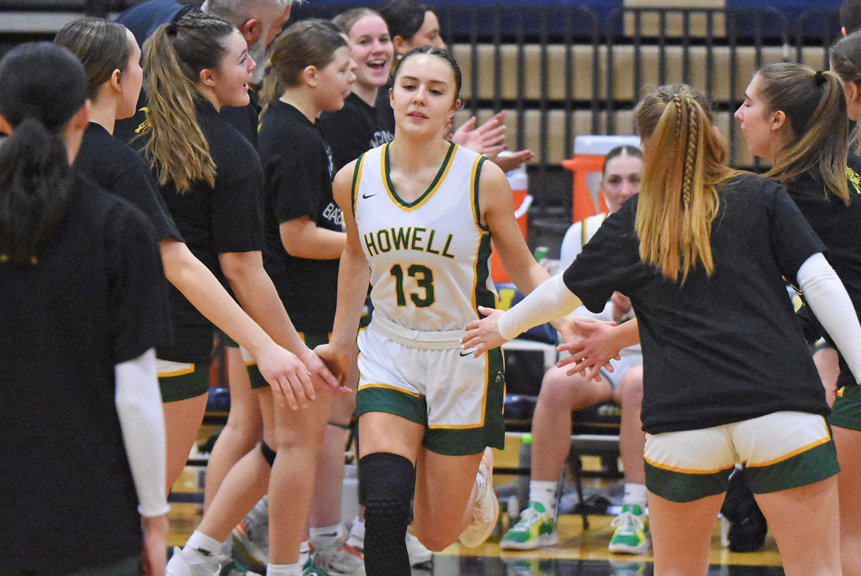 Lilly Williams jumps from homeschool to Howell HS as state's No. 1 ...