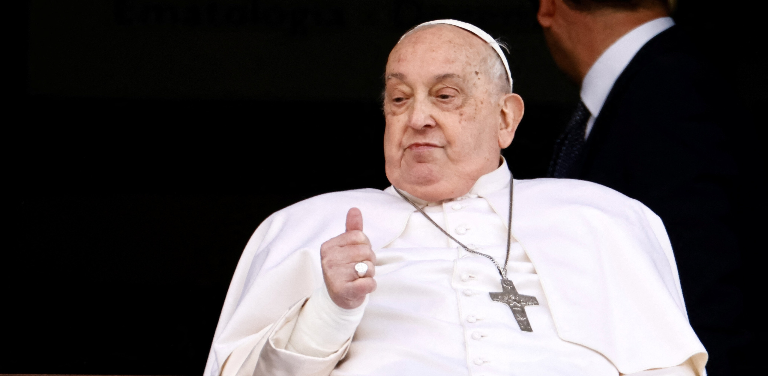 Pope Francis makes first public appearance before leaving hospital