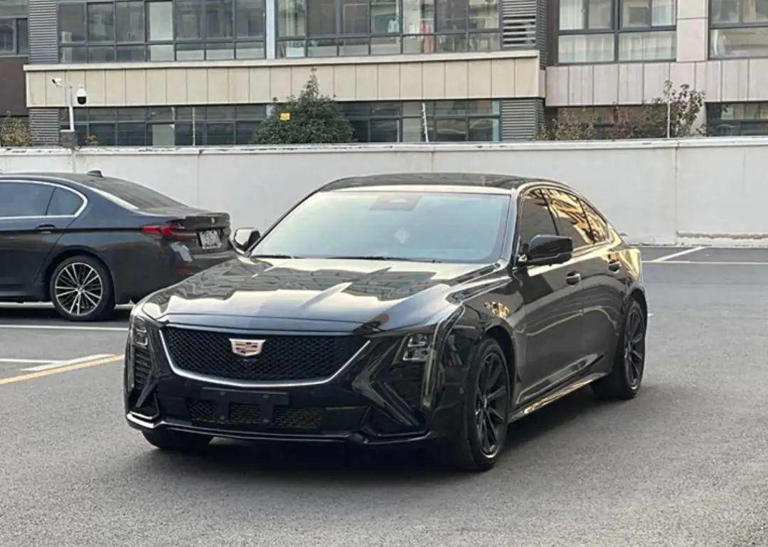 凯迪拉克将“价格战”再升级！CT5下探到18.59万，不比迈腾更香？