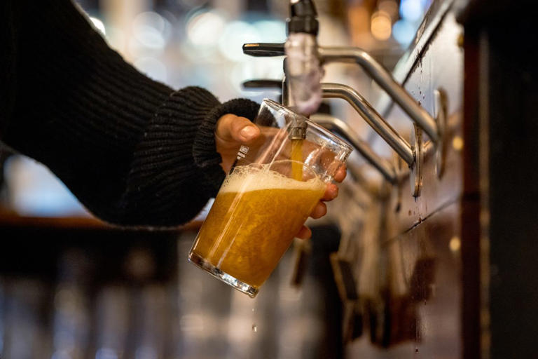 Average price of a pint to rise above £5 for the first time, pubs say