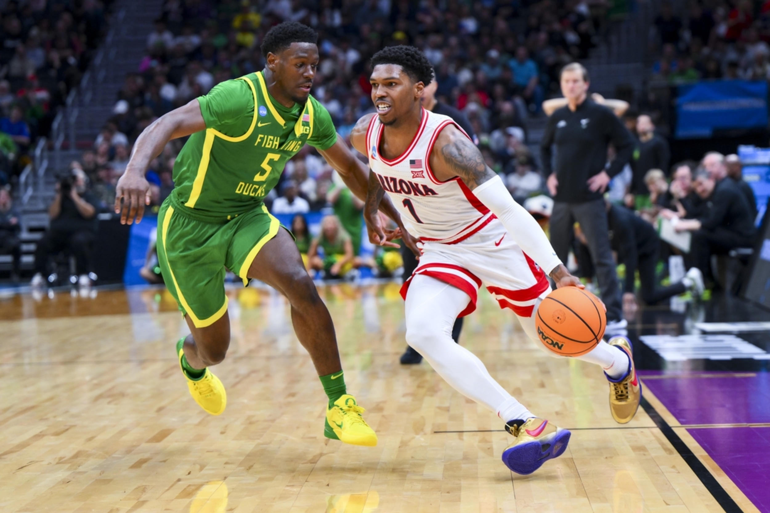 Caleb Love carries No. 4 Arizona past No. 5 Oregon