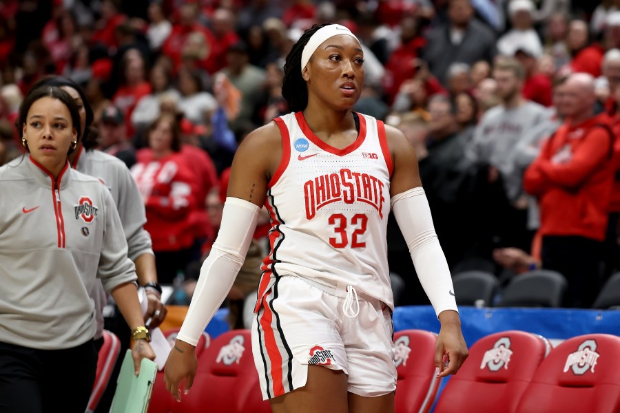 Buckeyes fall short of Sweet Sixteen after loss to Tennessee, 82-67