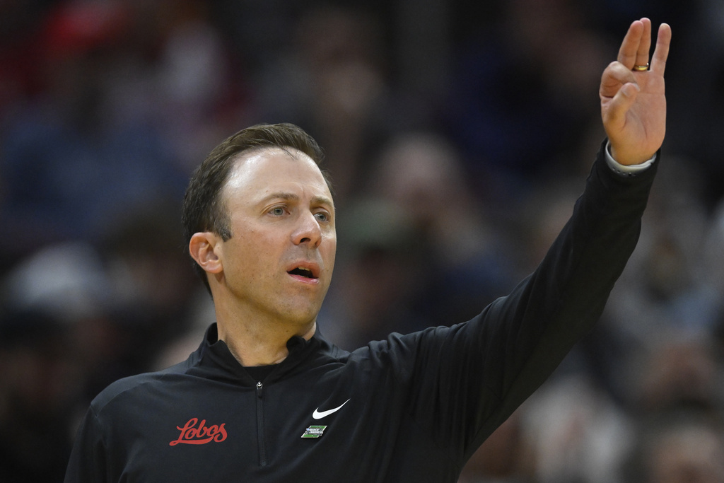 Rick Pitino travels to Cleveland to watch his son Richard coach New ...