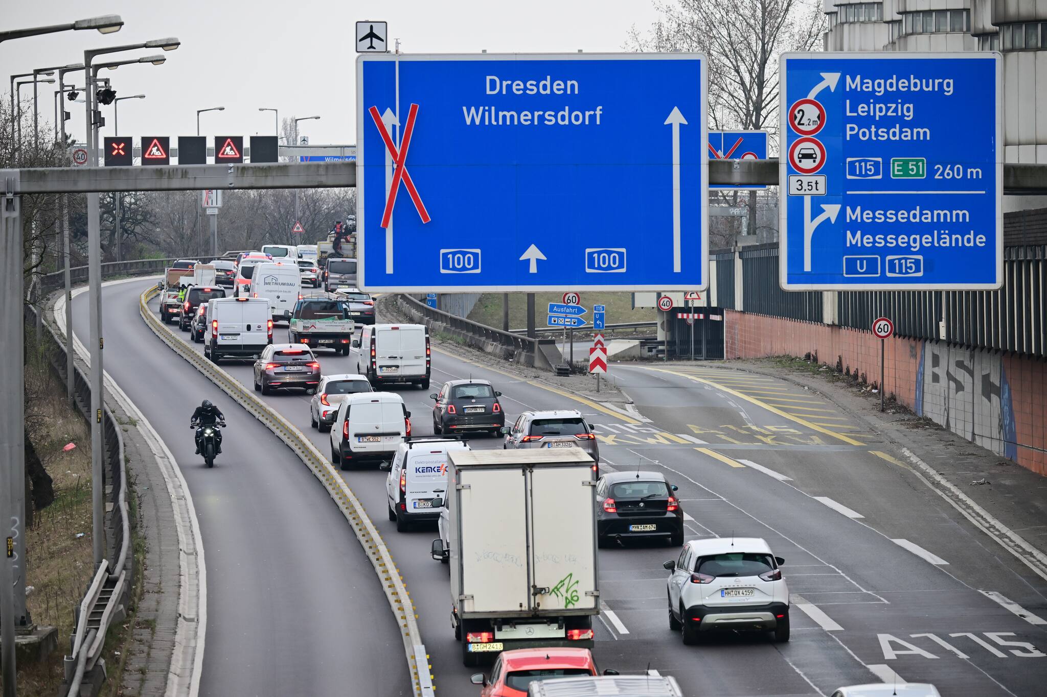 Ringbahnbrücke gesperrt: A100 wieder Fahrspur Richtung Norden ab 24 ...