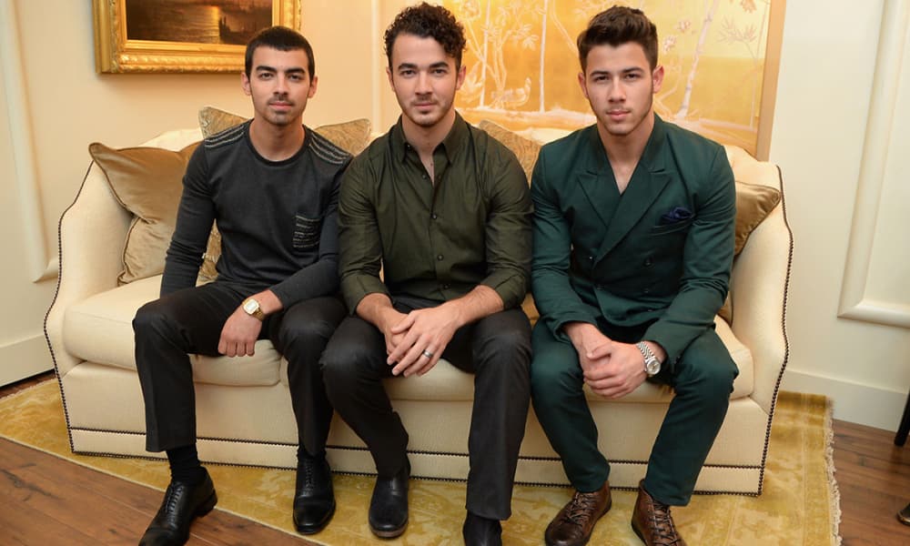 Les Jonas Brothers vont sortir un nouveau morceau pour les 70 ans de ...
