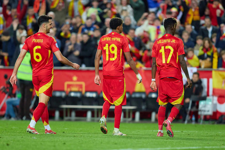 Jubel mit runtergelassener Hose: Spanien-Star macht sich über früheren ...