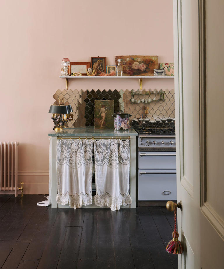 Pearl Lowe and Danny Goffey's deVOL kitchen shows how to use pink in a ...