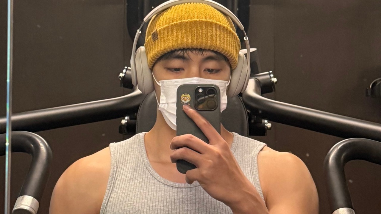 BTS singer V says he has lost 10 kg in military, shares pics