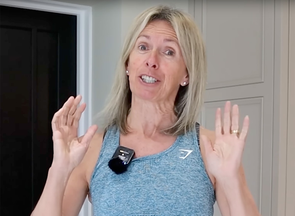 I'm a Trainer and These Are 4 Standing Exercises That Flatten Your Stomach