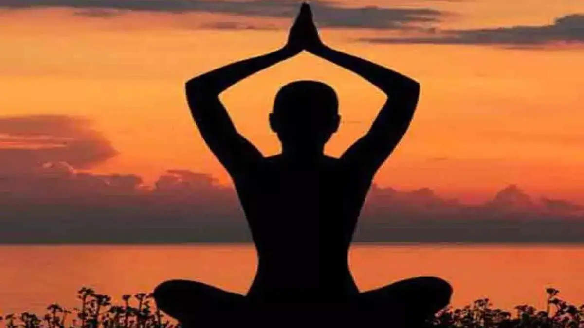 Renowned Yoga Guru Dr. Pawan Singhal Dies of a Silent Heart Attack in ...