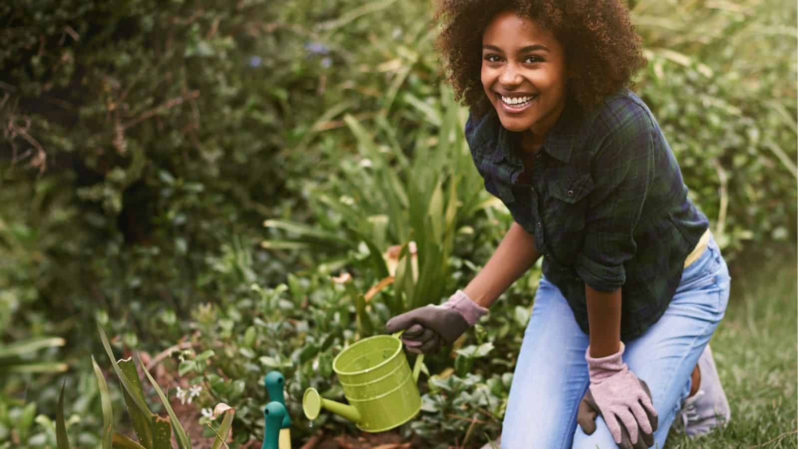 15 Useful Plants You’ll Want in Your Garden Right Now