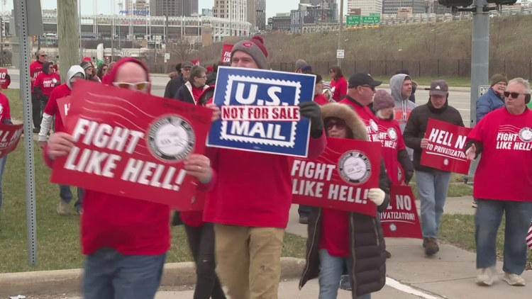 'Fight like hell!' Hundreds protest in Cleveland to show support for USPS