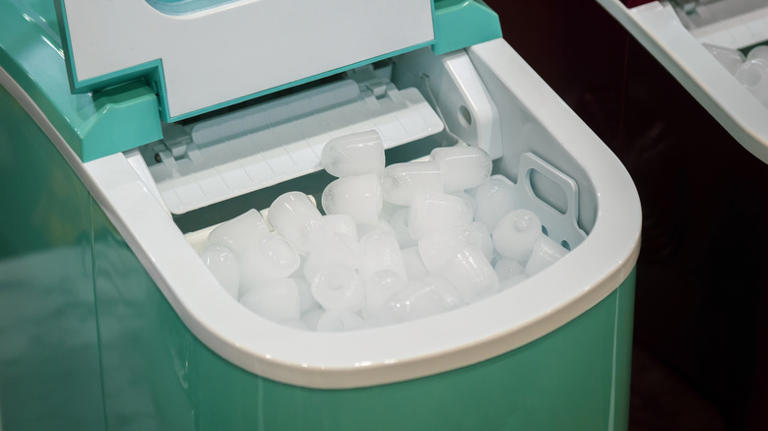 Common Reasons Why Your Countertop Ice Maker Ice Isn't Staying Frozen