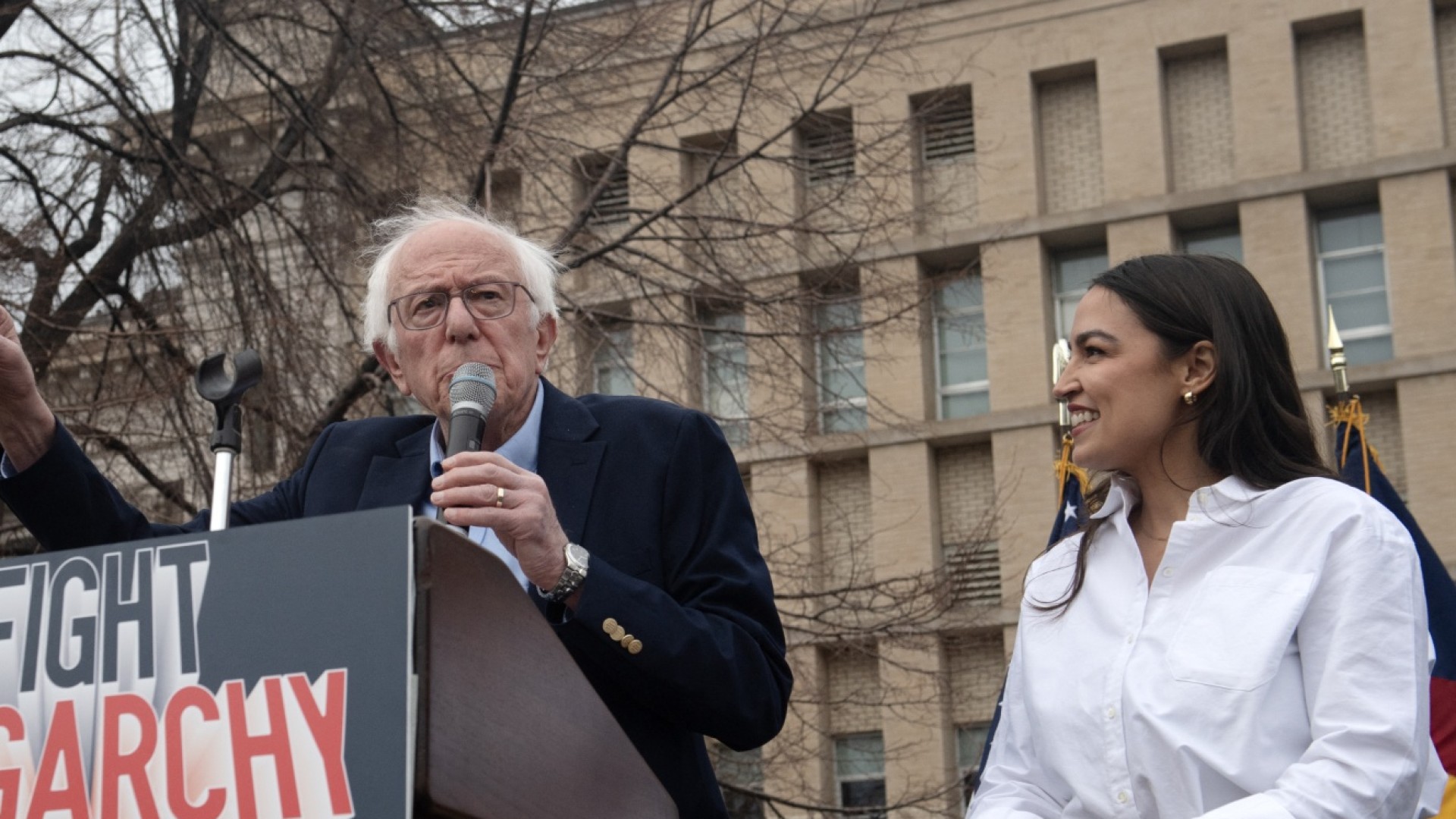 'There's a lot of energy on the ground': AOC, Sanders rally draws over ...
