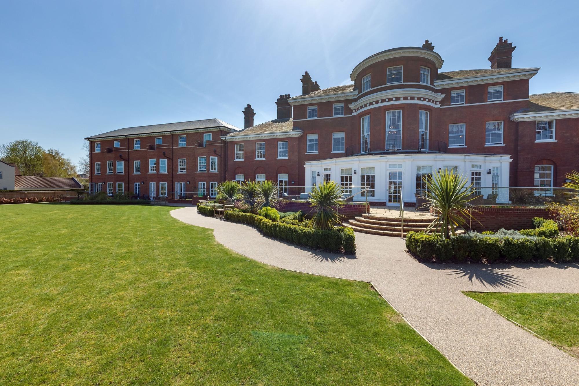Thames View Recognised in the Knight Frank Luxury Care Home Guide 2025