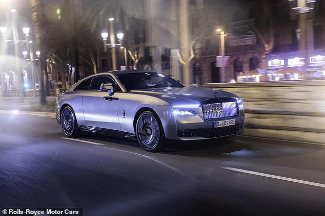 What's it like to drive Rolls-Royce's most powerful car EVER? We test ...