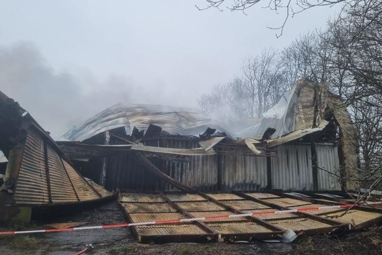 Residents warned smoke from Desborough carpet waste hanger fire may ...