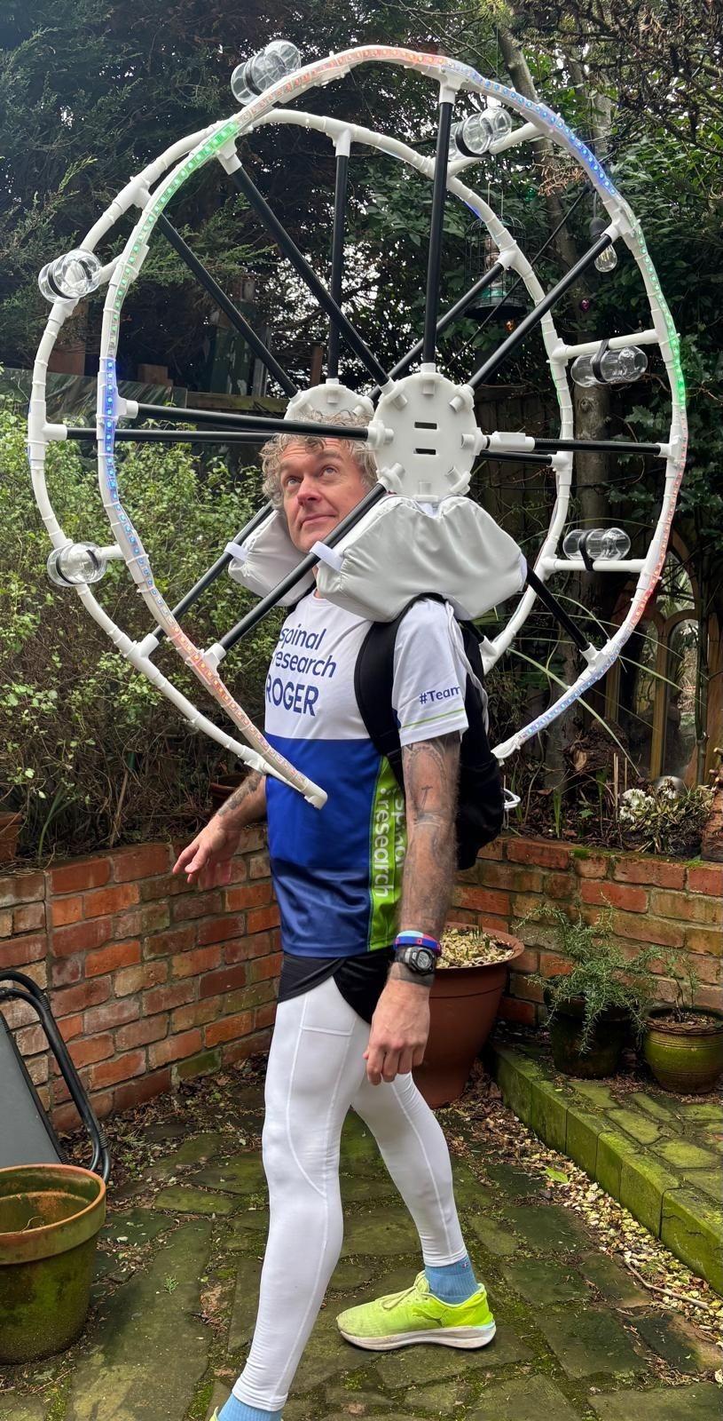 Eye eye! Nottingham runner takes on marathon dressed as the London Eye