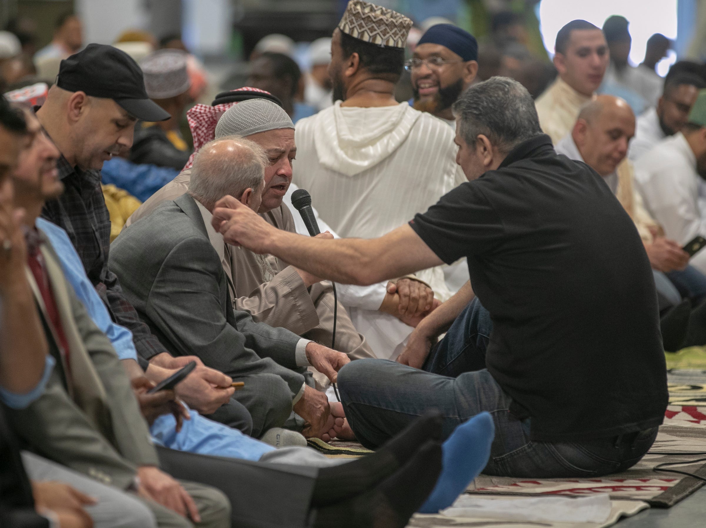 Eid al-Fitr marks the end of Ramadan 2025. Here's when Muslims will ...