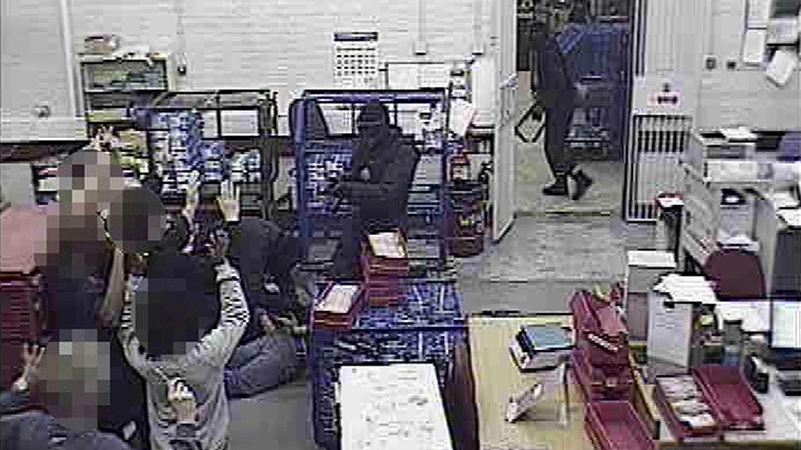 Member of gang behind UK's biggest cash robbery approved for release ...