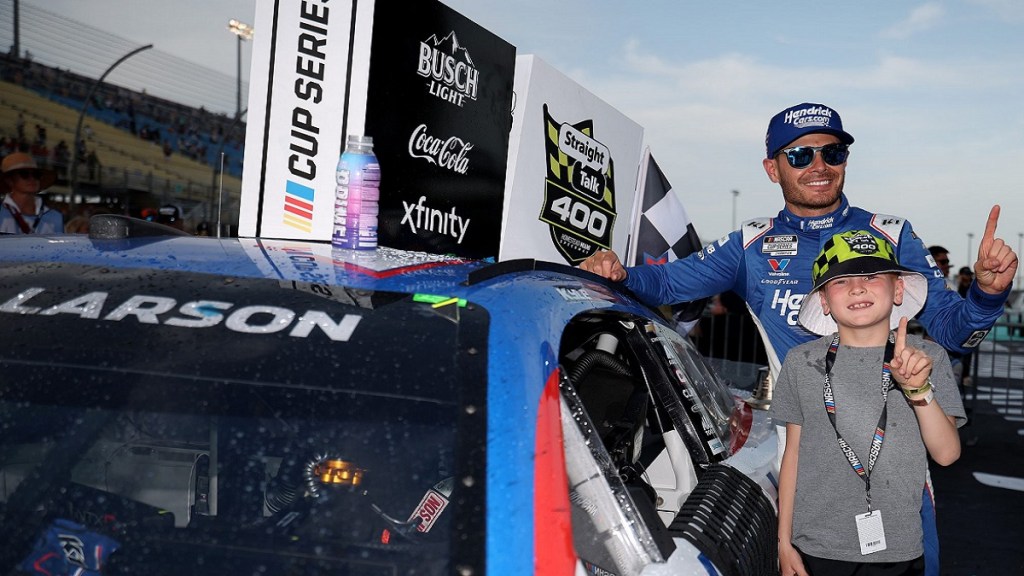 Larson Edges Bowman for Homestead Cup Triumph