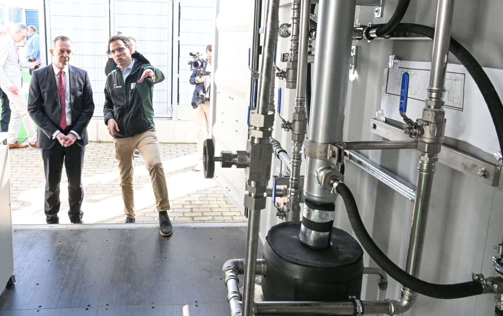 German start-up produces climate-neutral marine fuel from wastewater