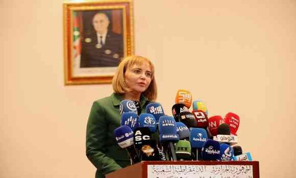 Hamlaoui souligne l'importance d'élargir le débat à tous les acteurs de la société civile