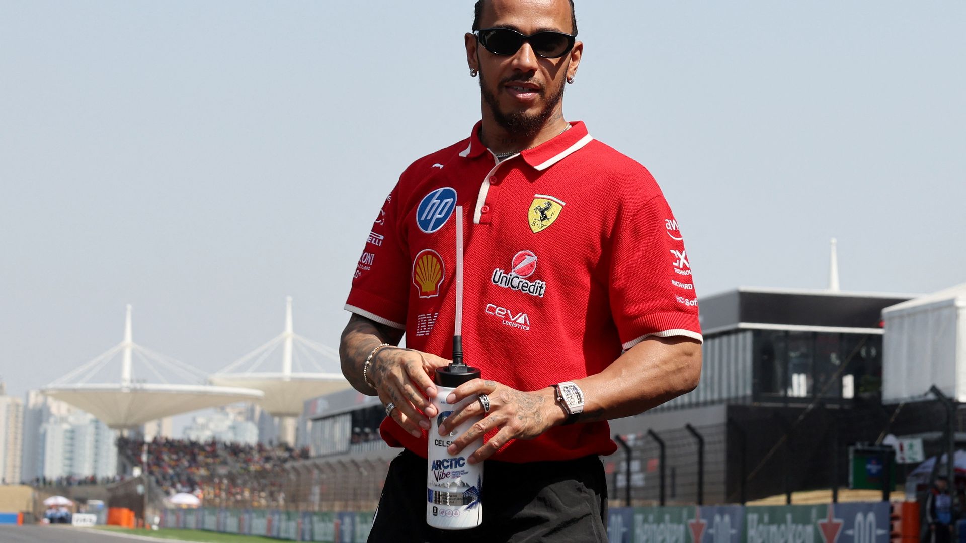 Formel 1: Lewis Hamilton jagte Brad Pitt den »Schreck seines Lebens« ein
