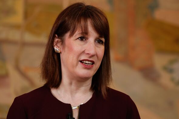 Fury as MPs get £2,558 pay rise as Rachel Reeves brings in brutal ...