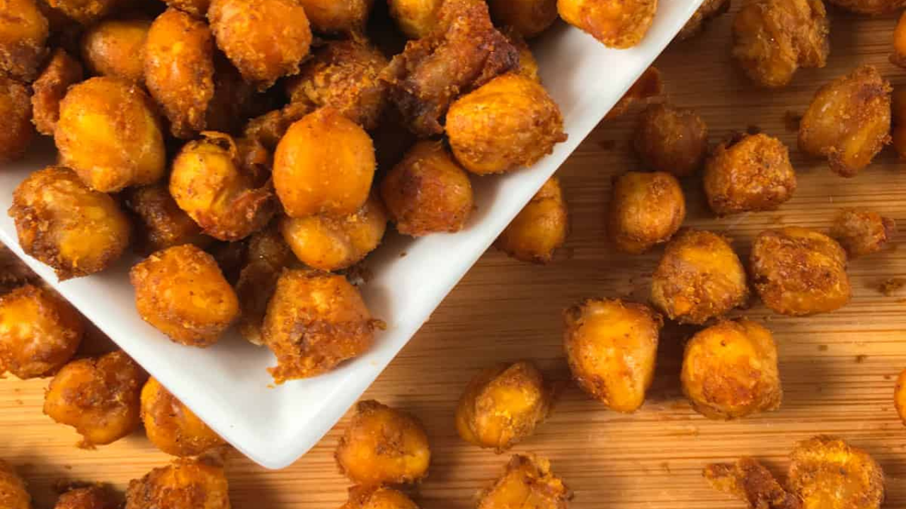 Craving Something Crunchy? Try Our Flavorful Roasted Chickpeas