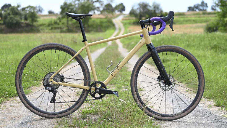 Alu-Gravelbike mit Charakter: Gravelbike Intec GX2 im Test