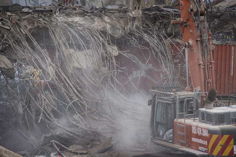 M4: 14 striking photos as the A432 Badminton Road bridge near Bristol ...