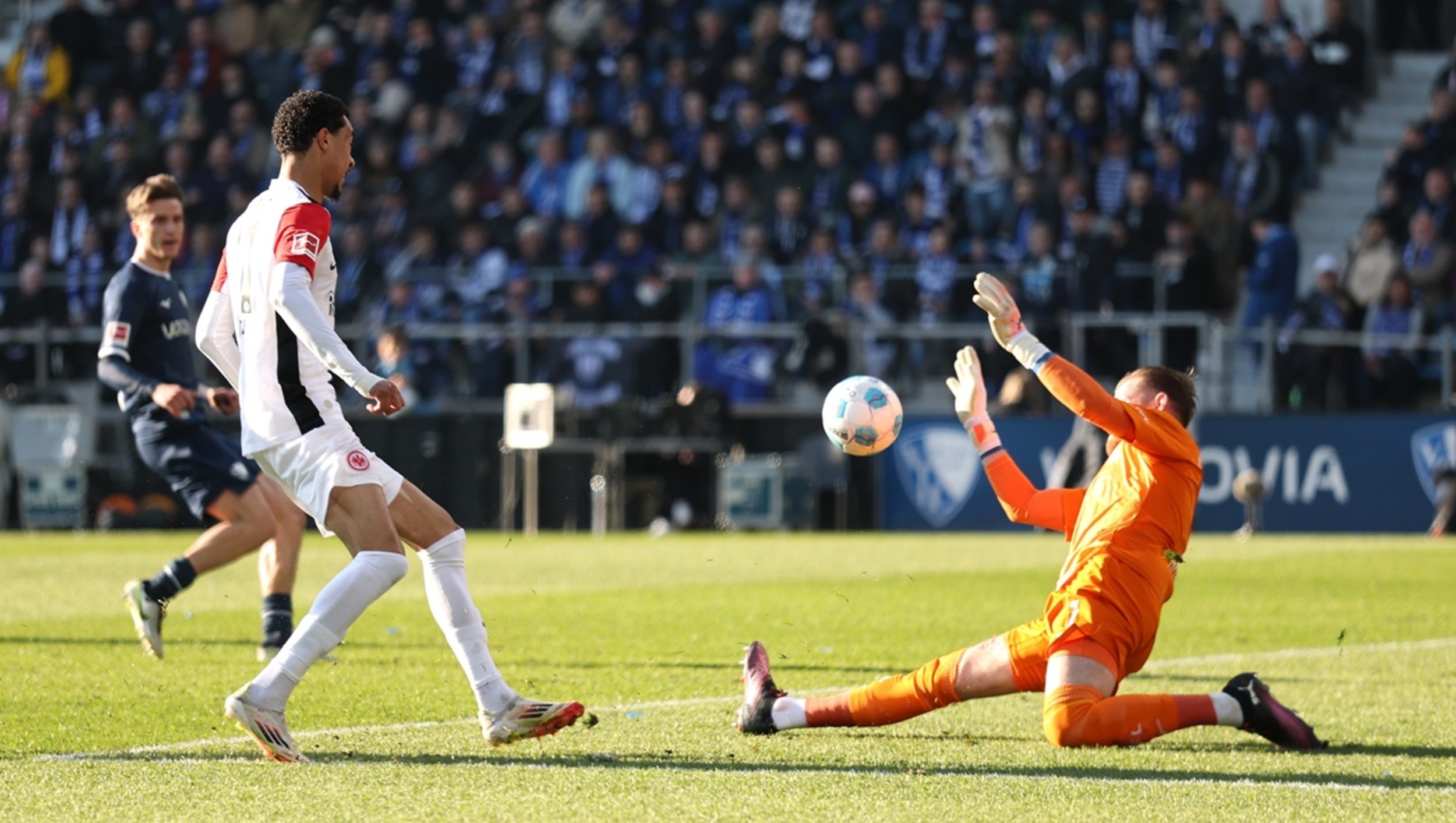 Arsenal facing a tough battle from two rivals for Bundesliga striker