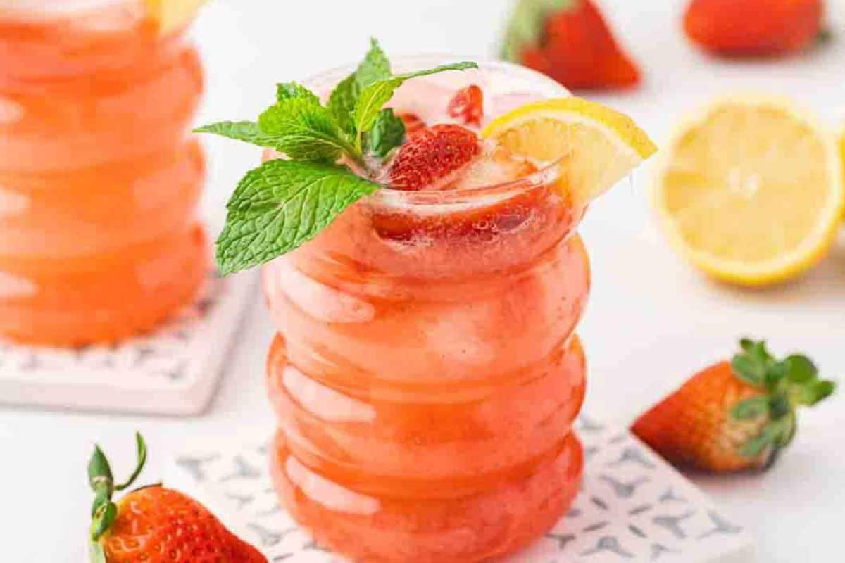 10 Refreshing Mocktails For An Alcohol-Free Recipe You Can Sip All Spring