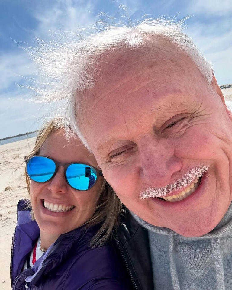 Today's Dylan Dreyer poses on the beach with lookalike brothers during ...