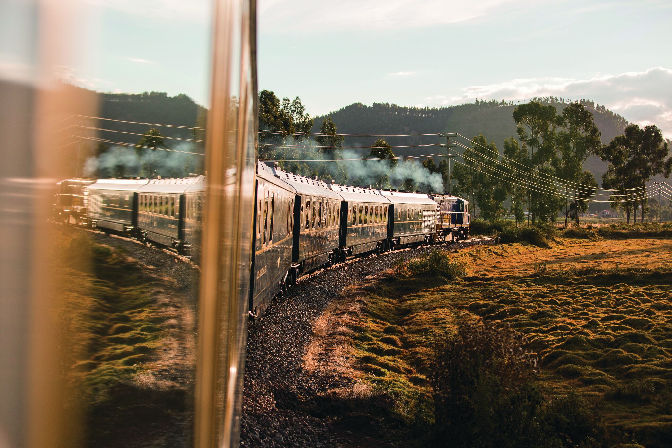 7 Luxury Trains With Ultra-Glamorous Bar Cars