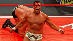 WWE hace oficial la llegada de Rey Fénix a SmackDown; ¿cuándo debuta el ...