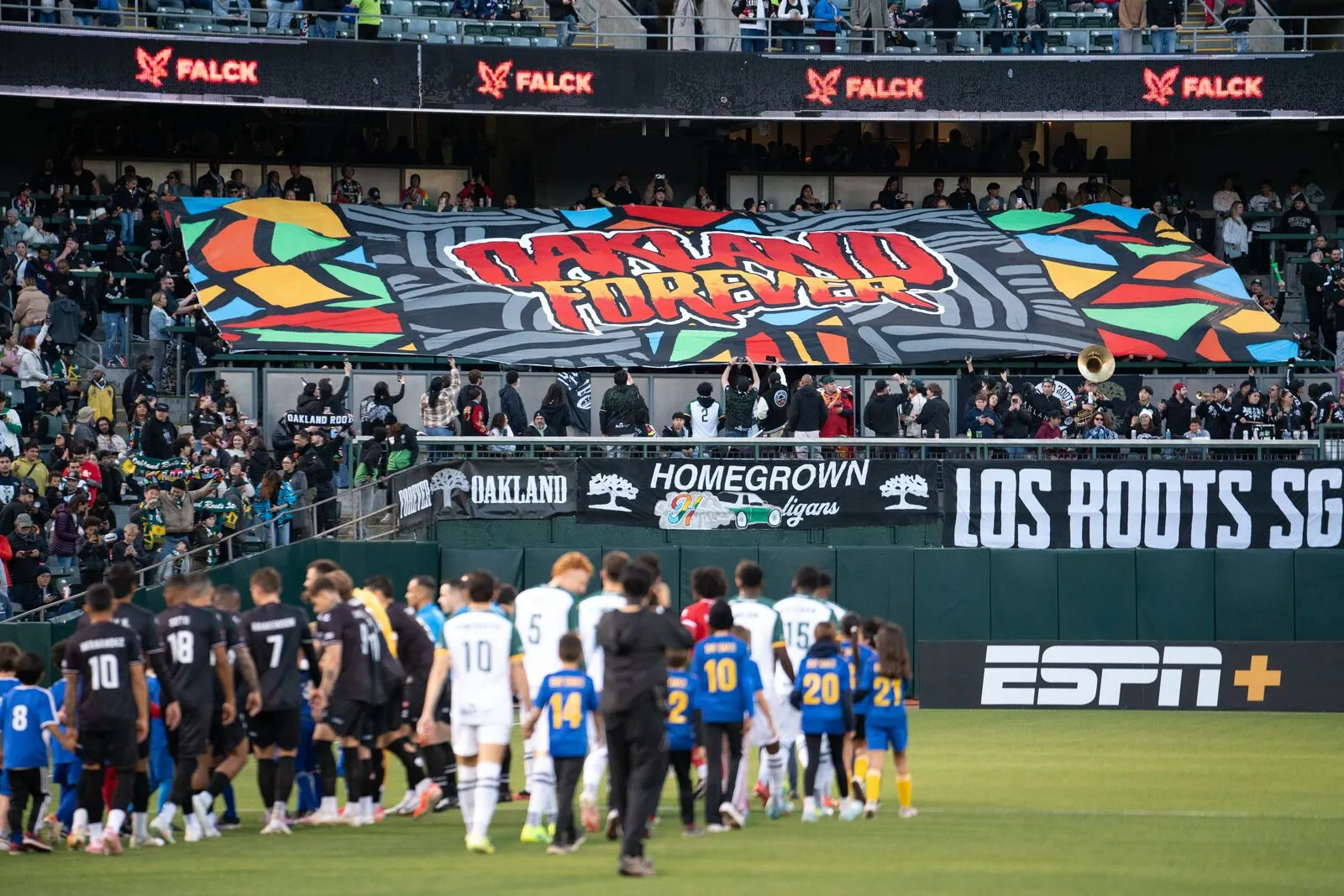 Photos: Oakland Roots electrify over 26,000 fans at Coliseum home opener