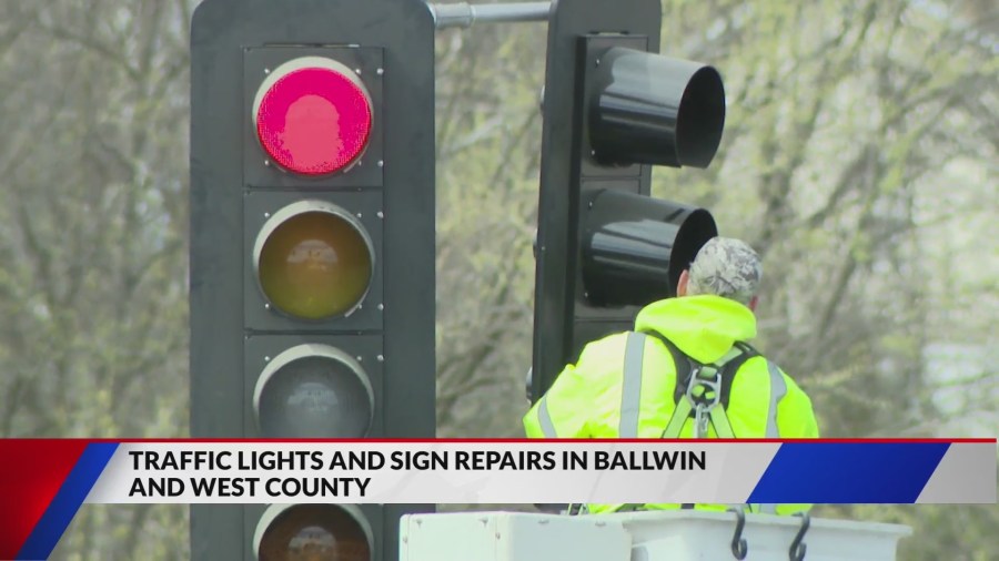 STL crews begin work on repairing signs, traffic lights
