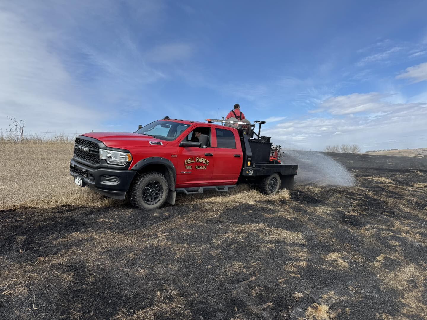 Crews battle grass fires along I-29