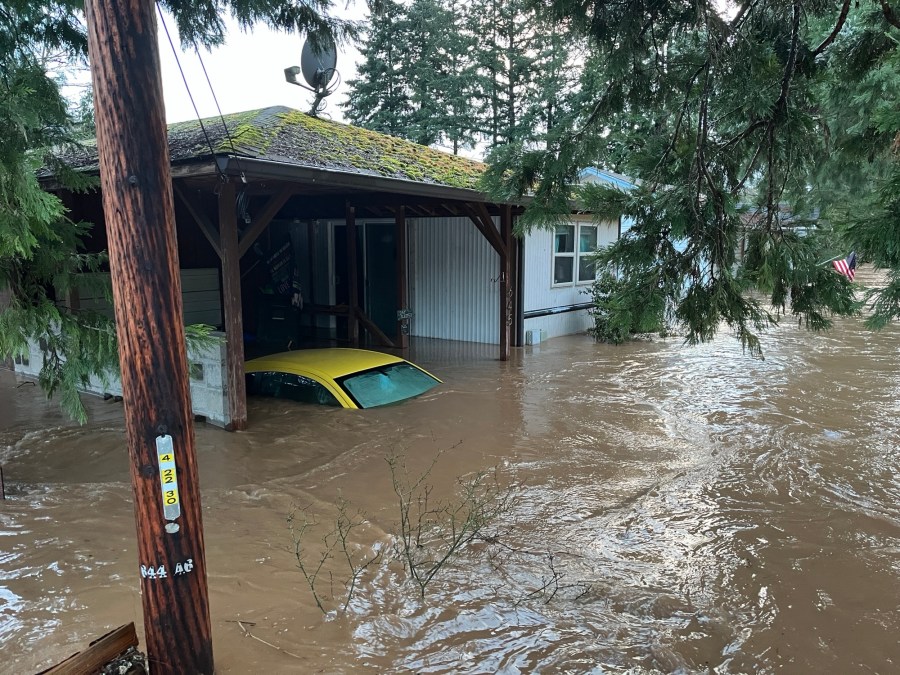 Oregon flood victims asked to complete damage assessment survey