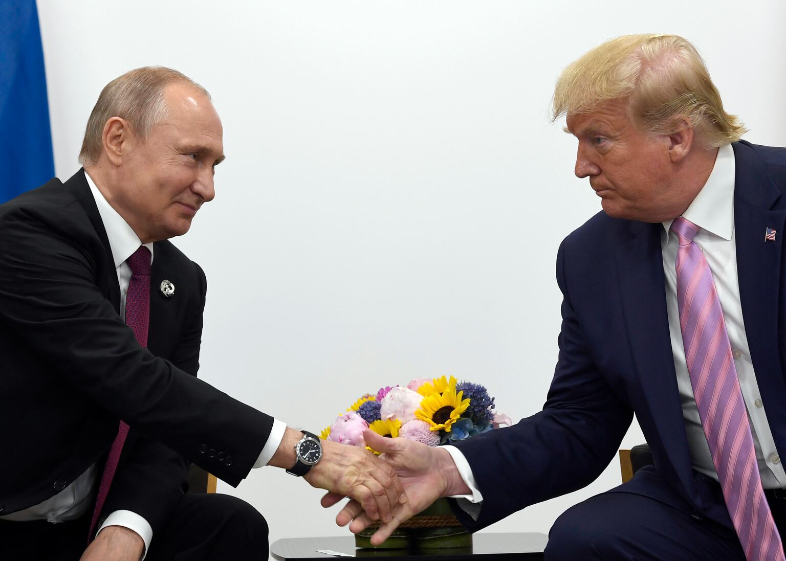 Putin gifted portrait of Trump to US president