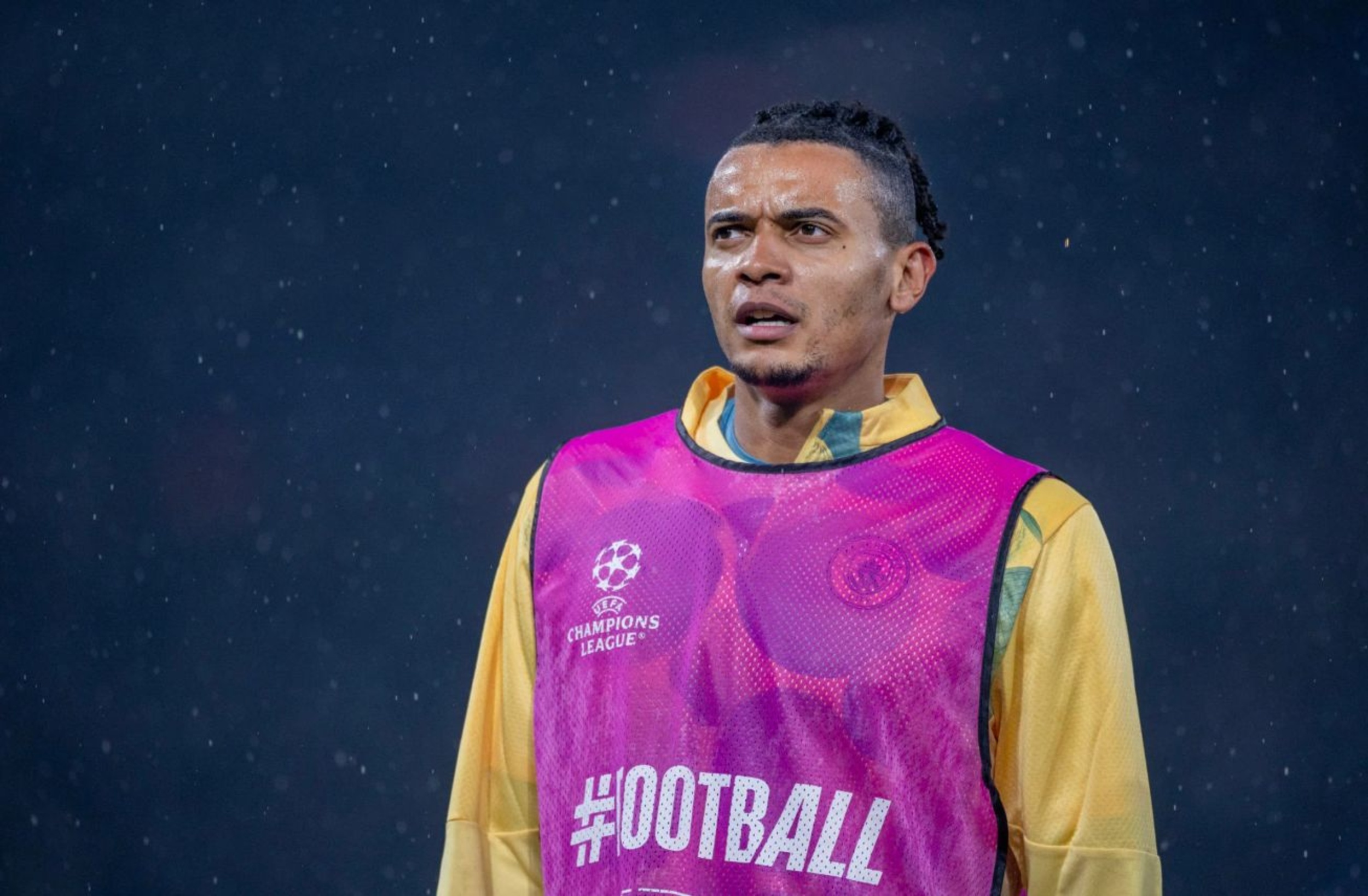 Manchester City defender offers himself to Real Madrid